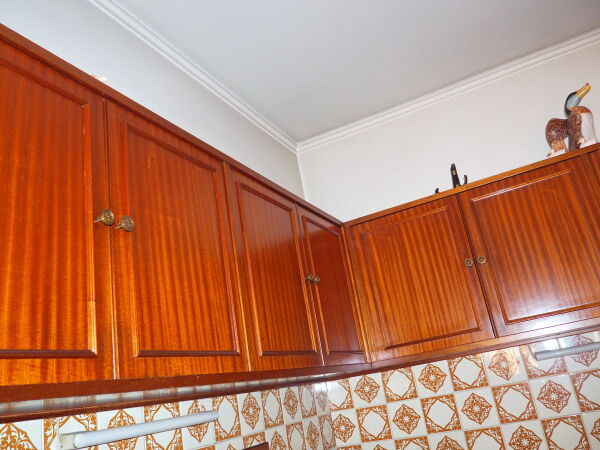 Ντουλάπια κουζίνας μασίφ ξύλο - € 250,00 - Vendora